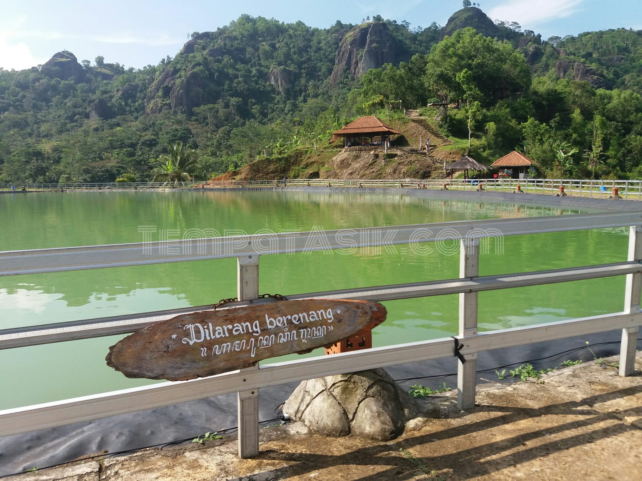 Embung Nglanggeran dengan Keindahan Alam yang Mempesona - Tempat Asik