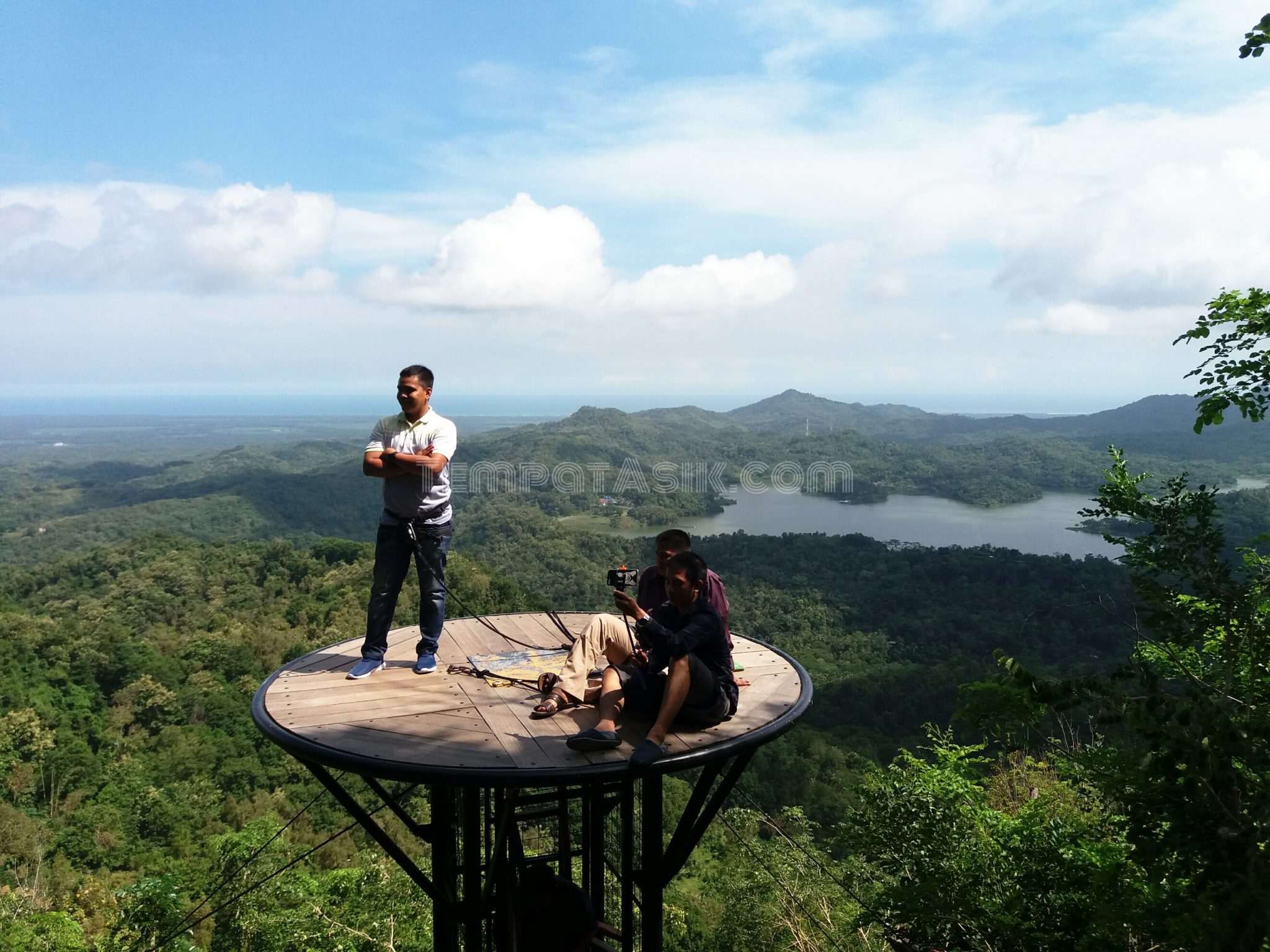 Kalibiru, Wisata Alam dengan Spot Unik di Atas Bukit Kulon Progo ...